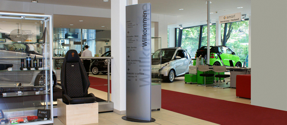 auto dealership and showroom sign solutions 5 | Vista System